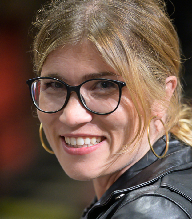 Caroline DE CASTRO GALEA - 100 % CREATIVE - CURIEUSE - MOTIVEE